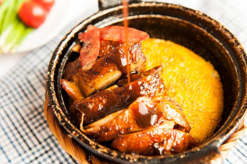 Thưởng thức trọn vị cơm niêu gà nướng sốt teriyaki